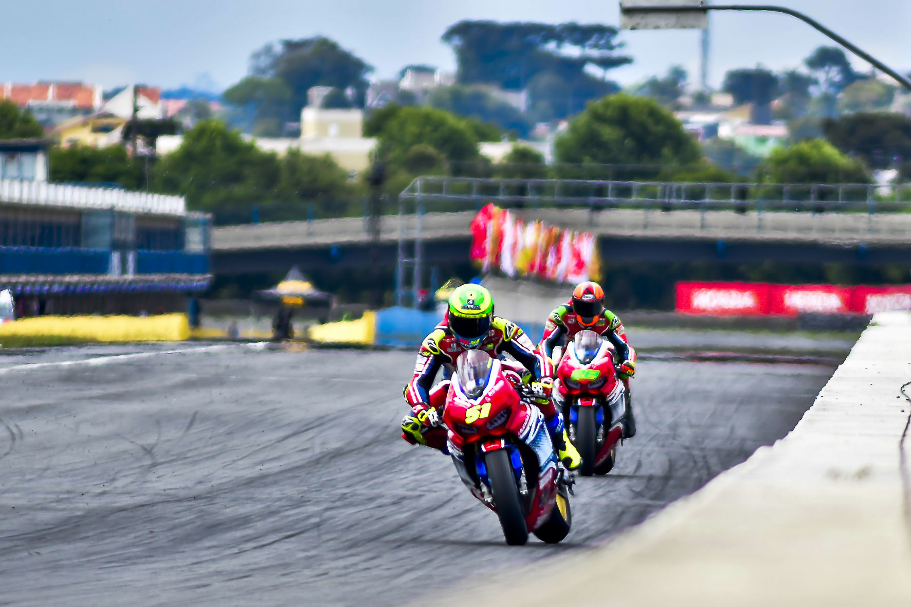 SuperBike Brasil acelera pela primeira vez no Autódromo de Potenza em ...